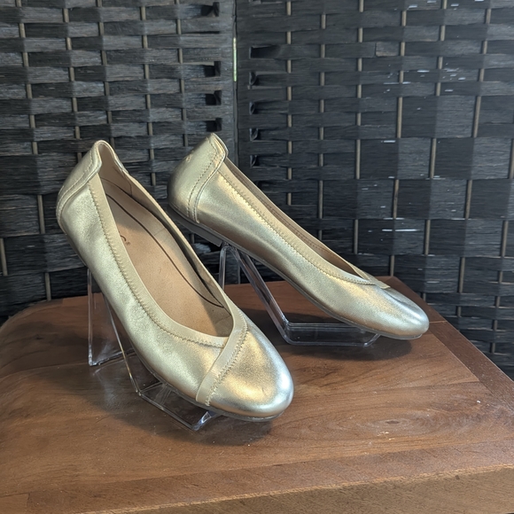 Vionic | Shoes | Vionic Gold Flats Metallic Finish Comfort Comfy Ballet ...